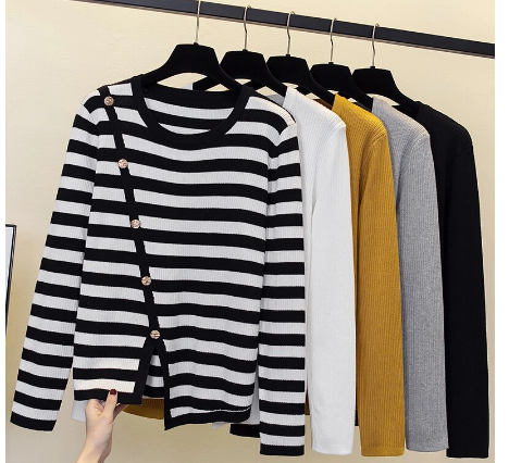 Diagonal button sweater - Ali Favorites